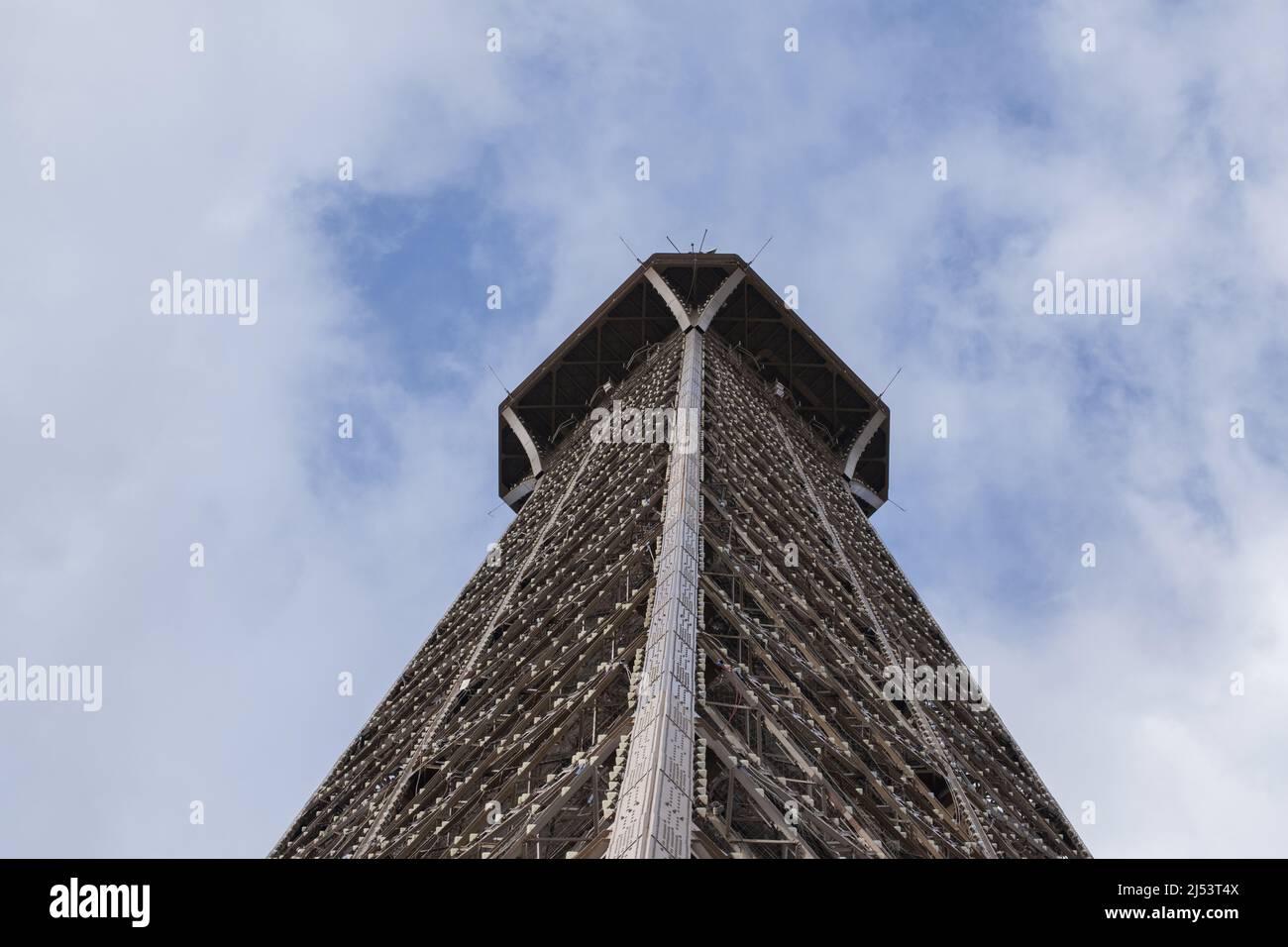 Aerial view eiffel tower 1889 hi-res stock photography and images - Alamy