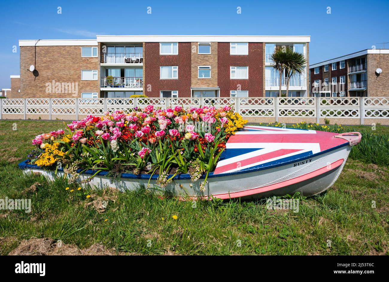 Boat planter hi-res stock photography and images - Alamy