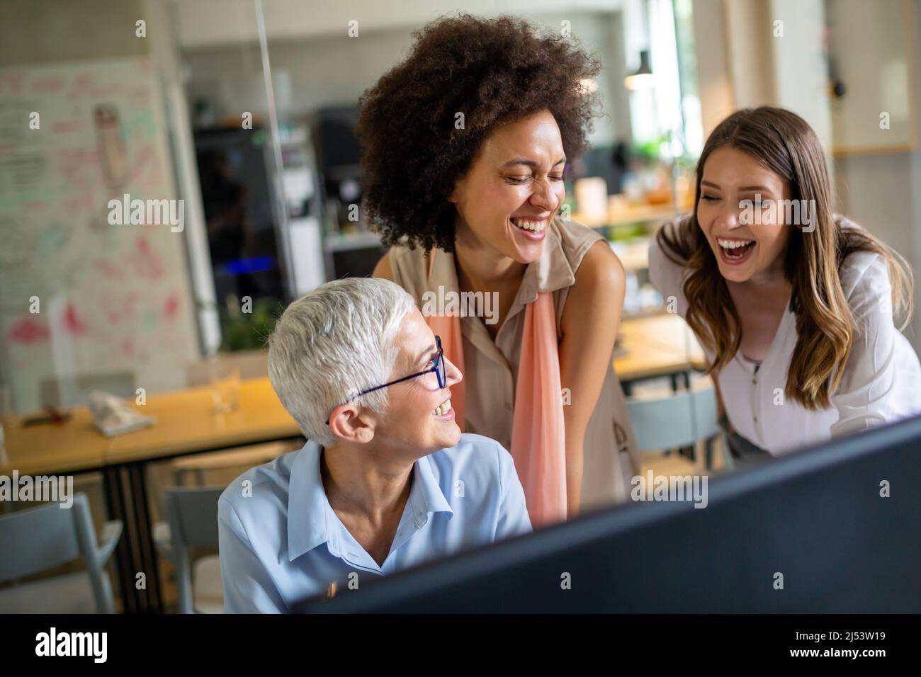 Software applications hi-res stock photography and images - Alamy