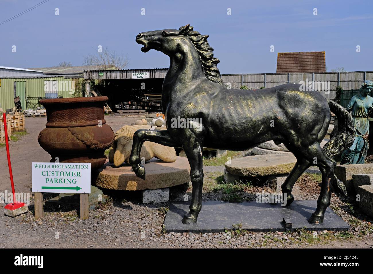 Reclamation yard hi-res stock photography and images - Alamy