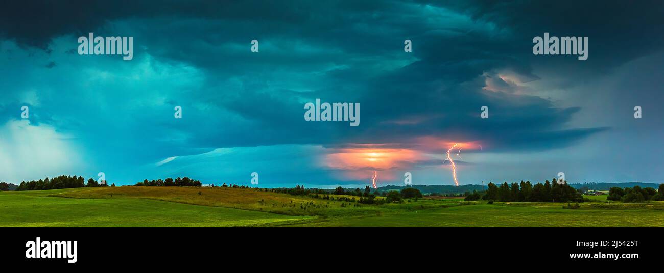 Lightning fields hi-res stock photography and images - Alamy