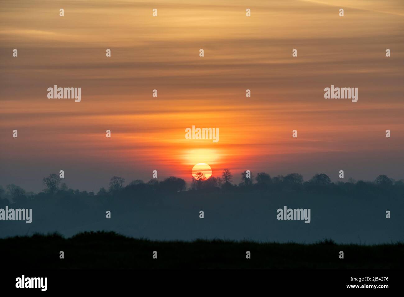 Hazy morning sun hi-res stock photography and images - Alamy