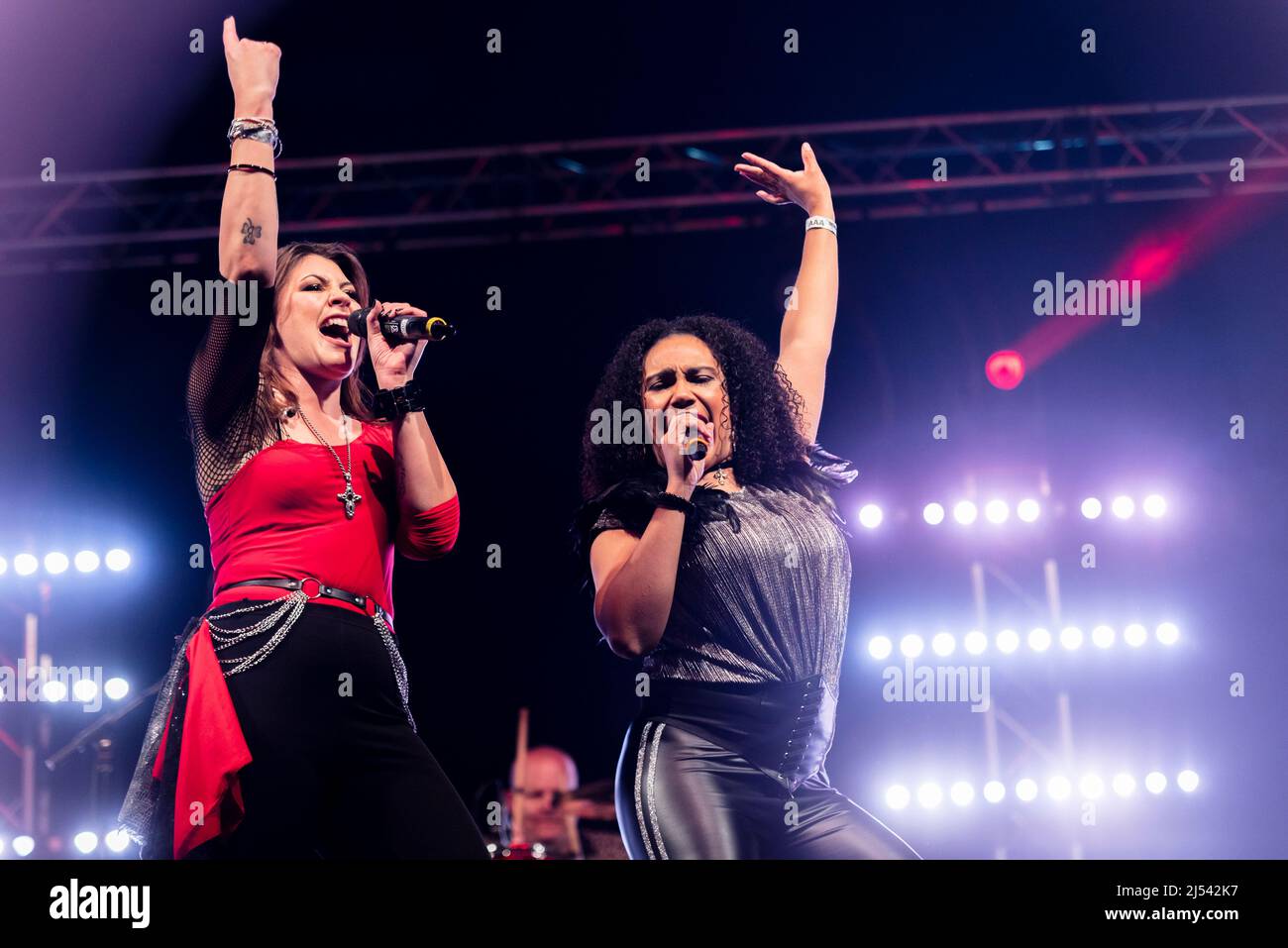Singers Maria Verhelst-Hopkins & Melissa Weekes of Doctor and the ...