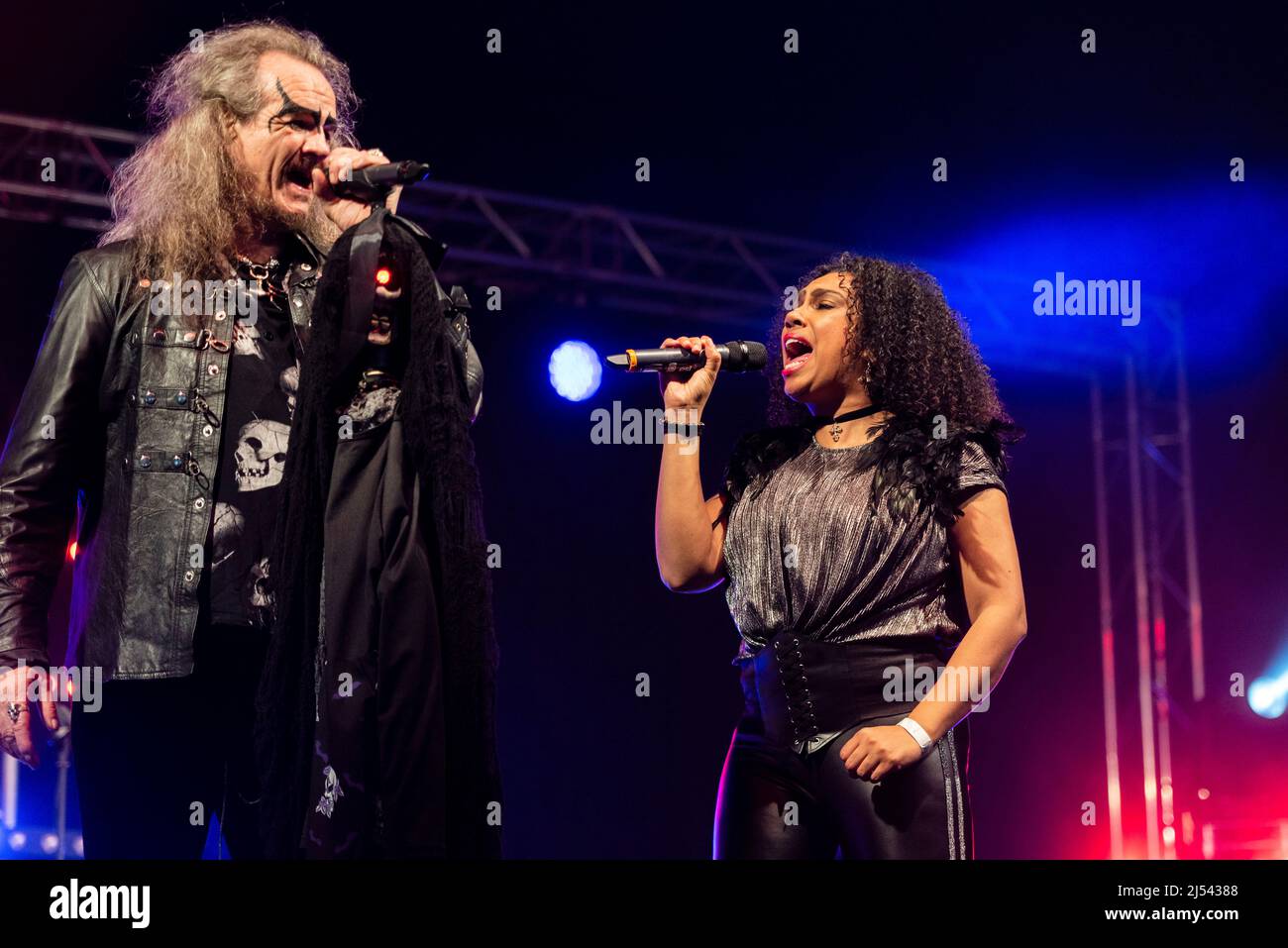 Singers Clive Jackson and Melissa Weekes of Doctor and the Medics band ...