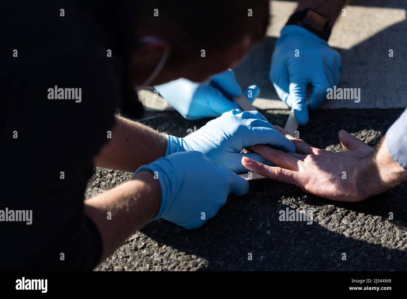 Offenbach, Germany. 20th Apr, 2022. Emergency forces detach the stuck ...