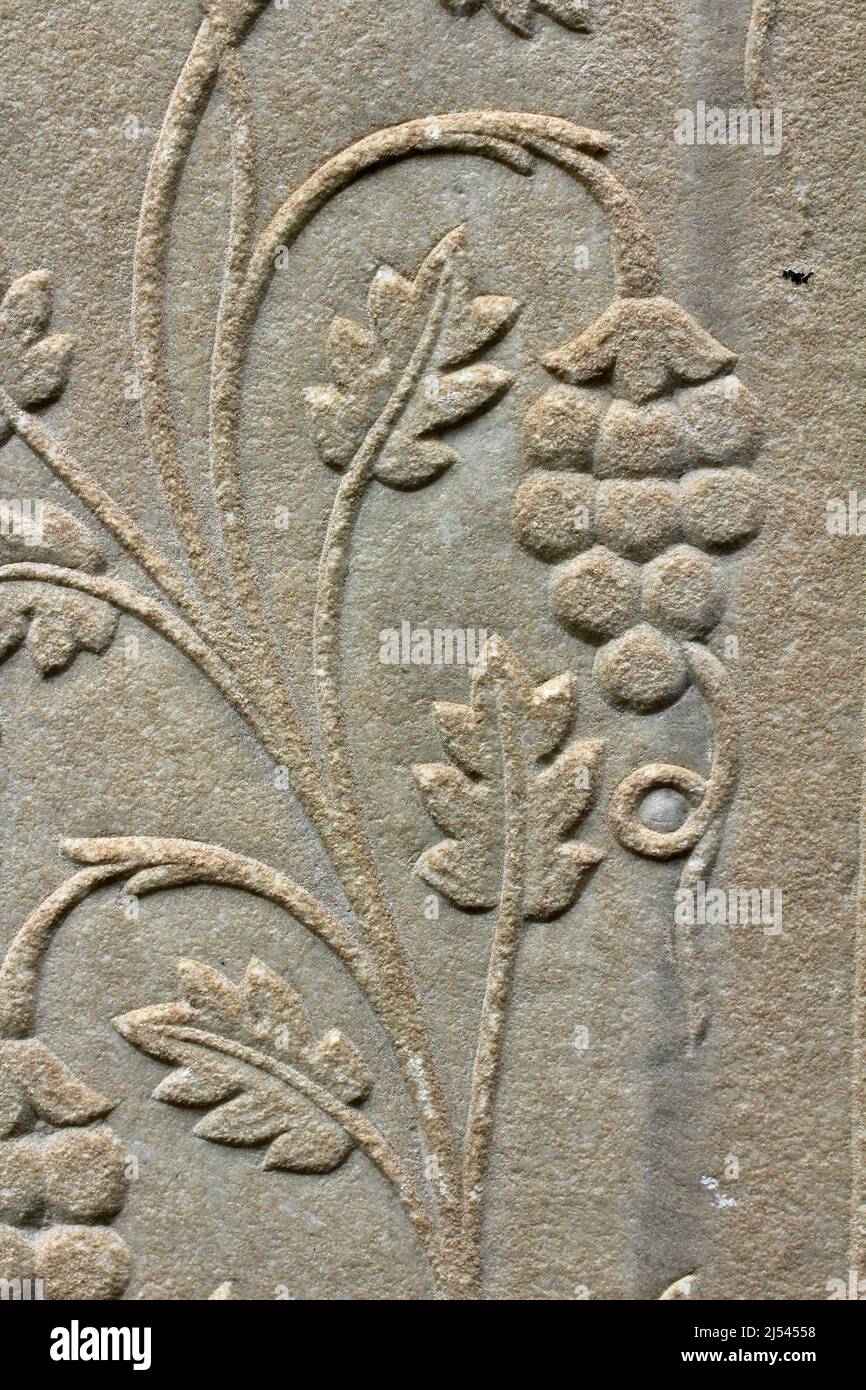 Decorated tombstone hi-res stock photography and images - Alamy