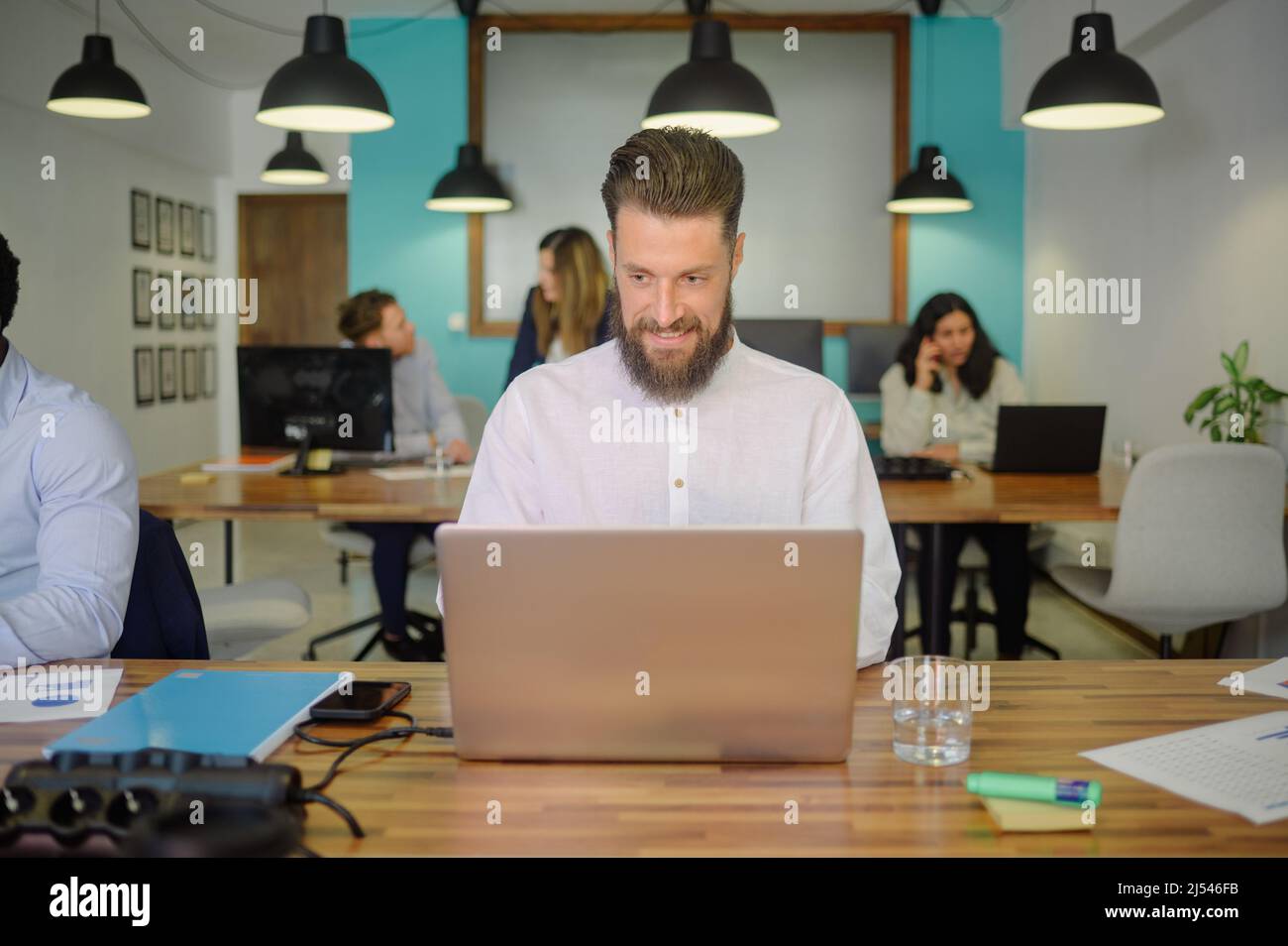 Share project hi-res stock photography and images - Alamy