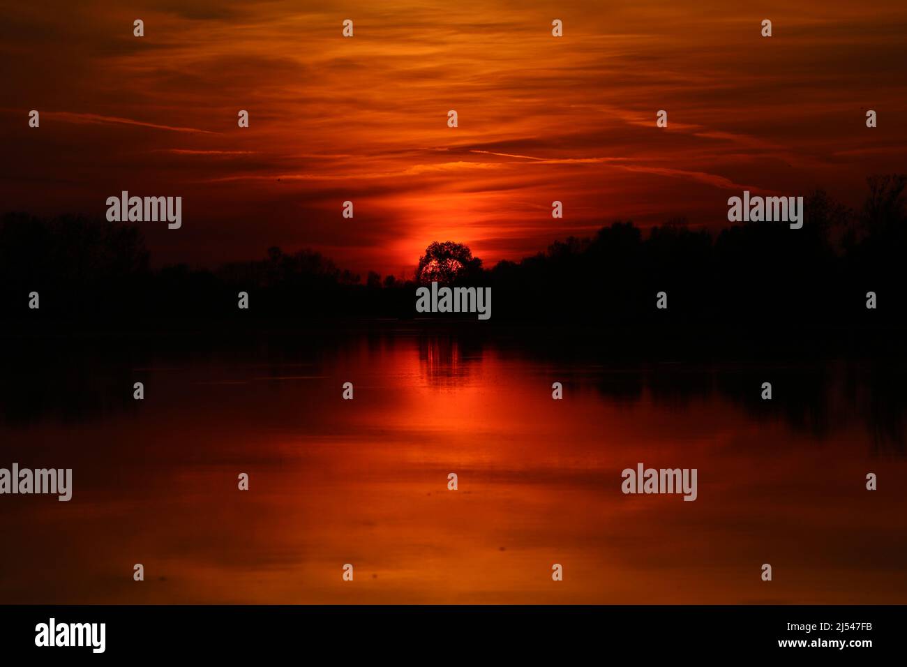 Spring lake hi-res stock photography and images - Alamy