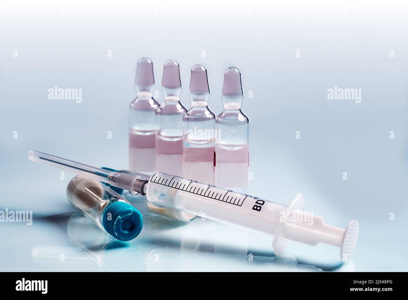Illness medicine injection syringe hi-res stock photography and images ...