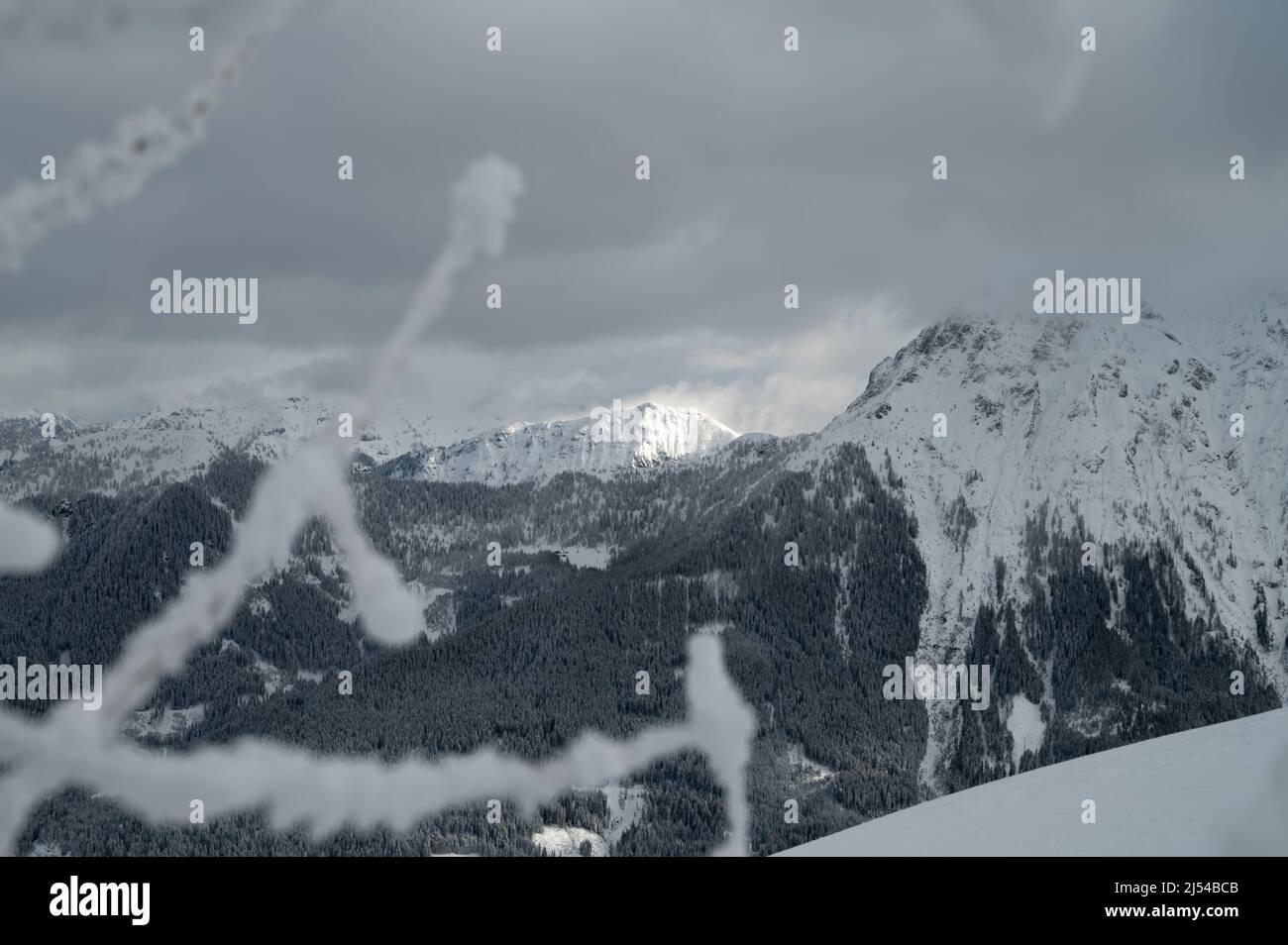 Beautiful snowy austrian alps hi-res stock photography and images - Alamy