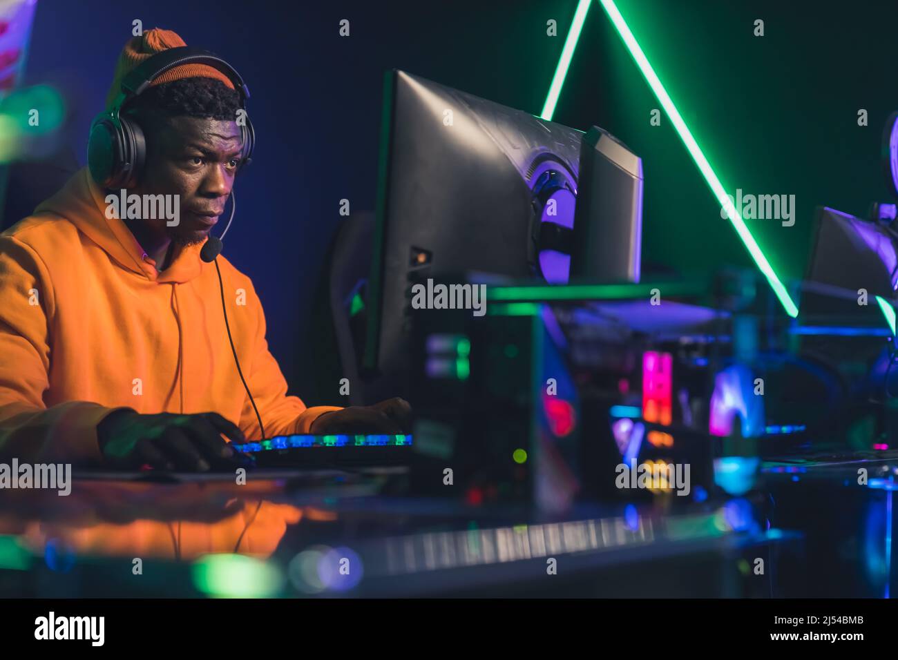 Streamer activity hi-res stock photography and images - Alamy