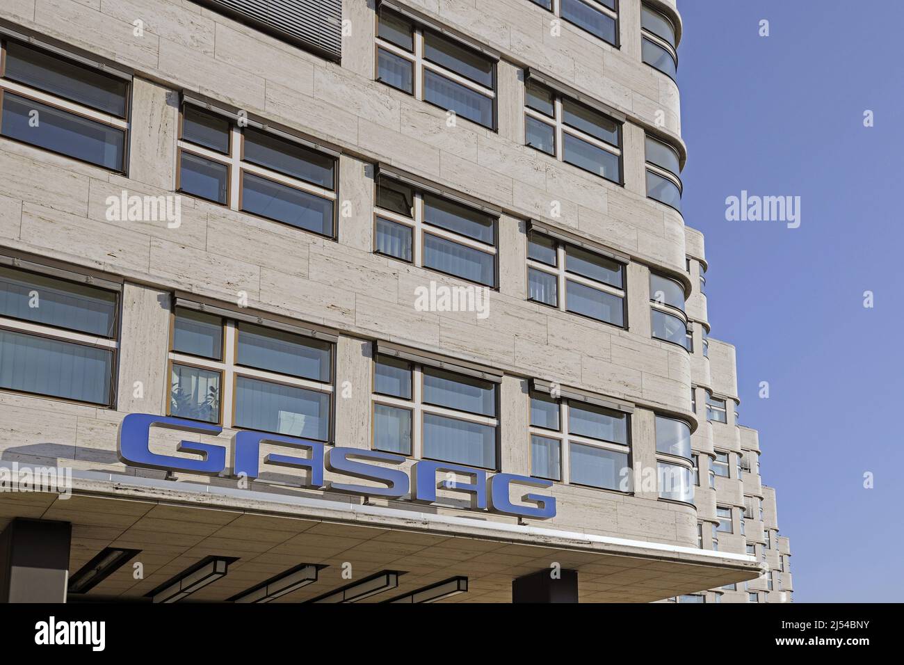 Shell facade hi-res stock photography and images - Alamy