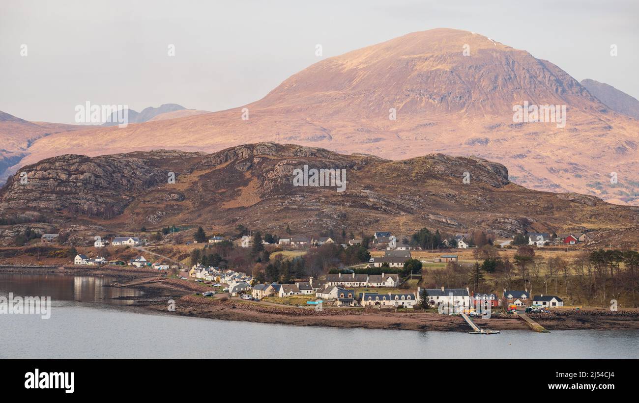 Shieldaig village hi-res stock photography and images - Alamy