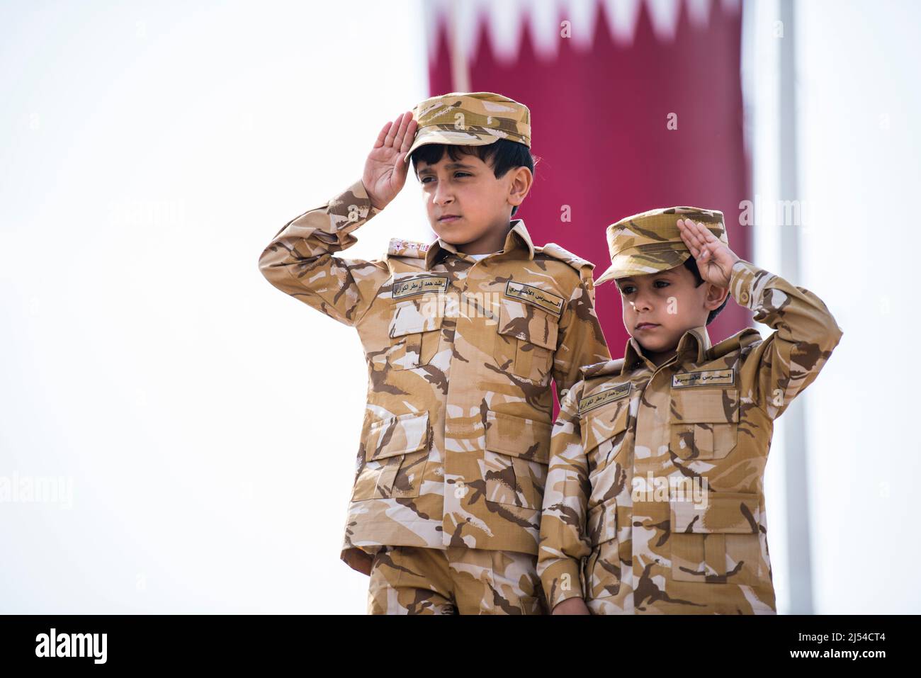 Qatar boy in traditional costume hi-res stock photography and images ...