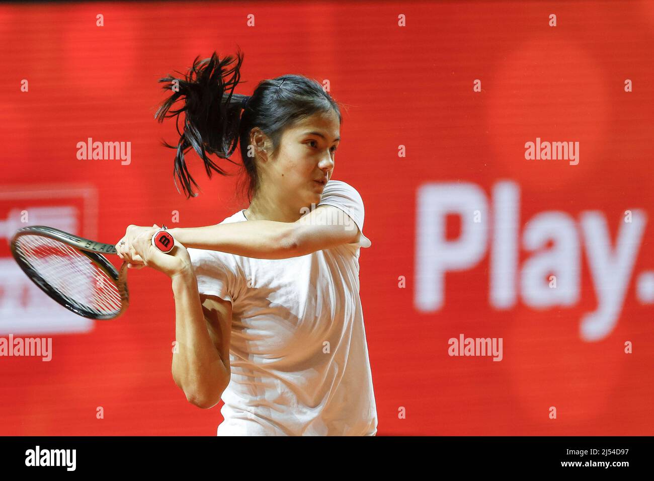 Emma raducanu coach hi-res stock photography and images - Alamy