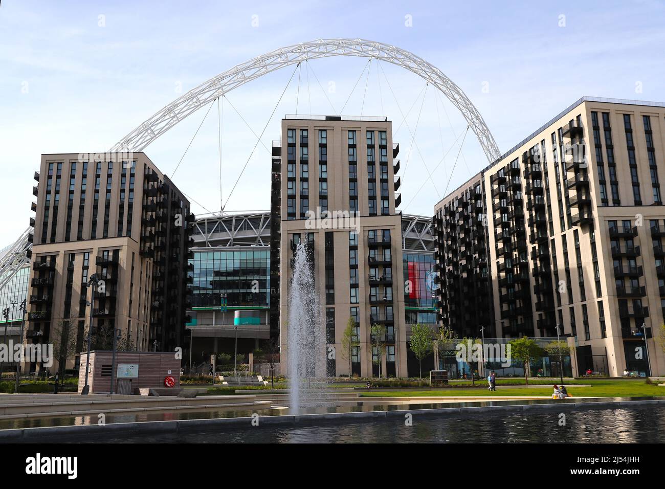 WEMBLEY ARCH, APARTMENTS, CHELSEA V CRYSTAL PALACE, 2022 Stock Photo ...