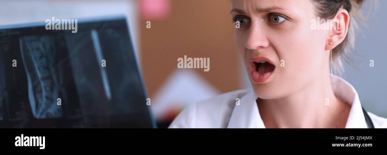 Shocked doctor hi-res stock photography and images - Alamy