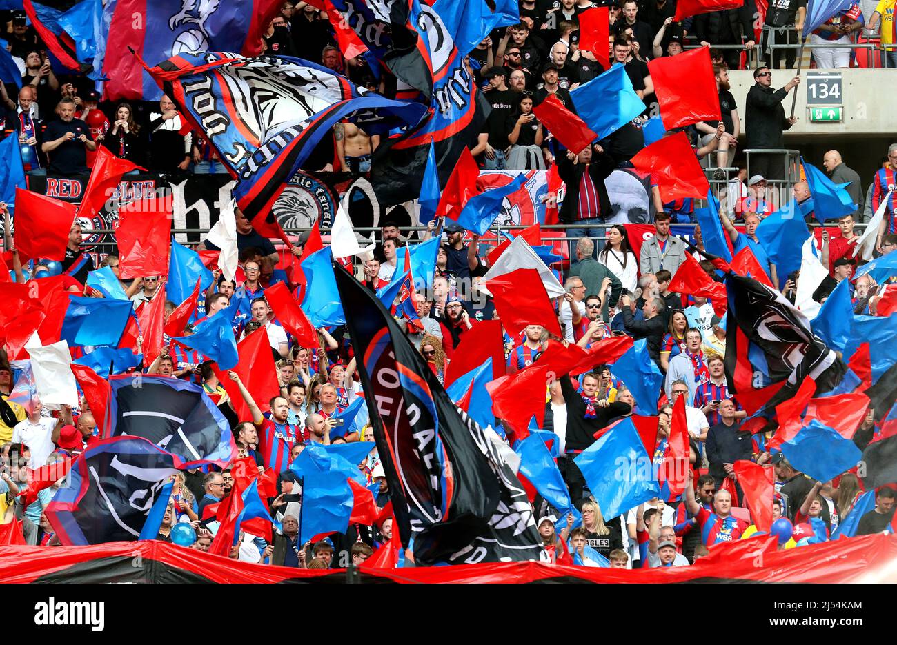 CRYSTAL PALACE FANS, FLAGS, CHELSEA V CRYSTAL PALACE, 2022 Stock Photo ...