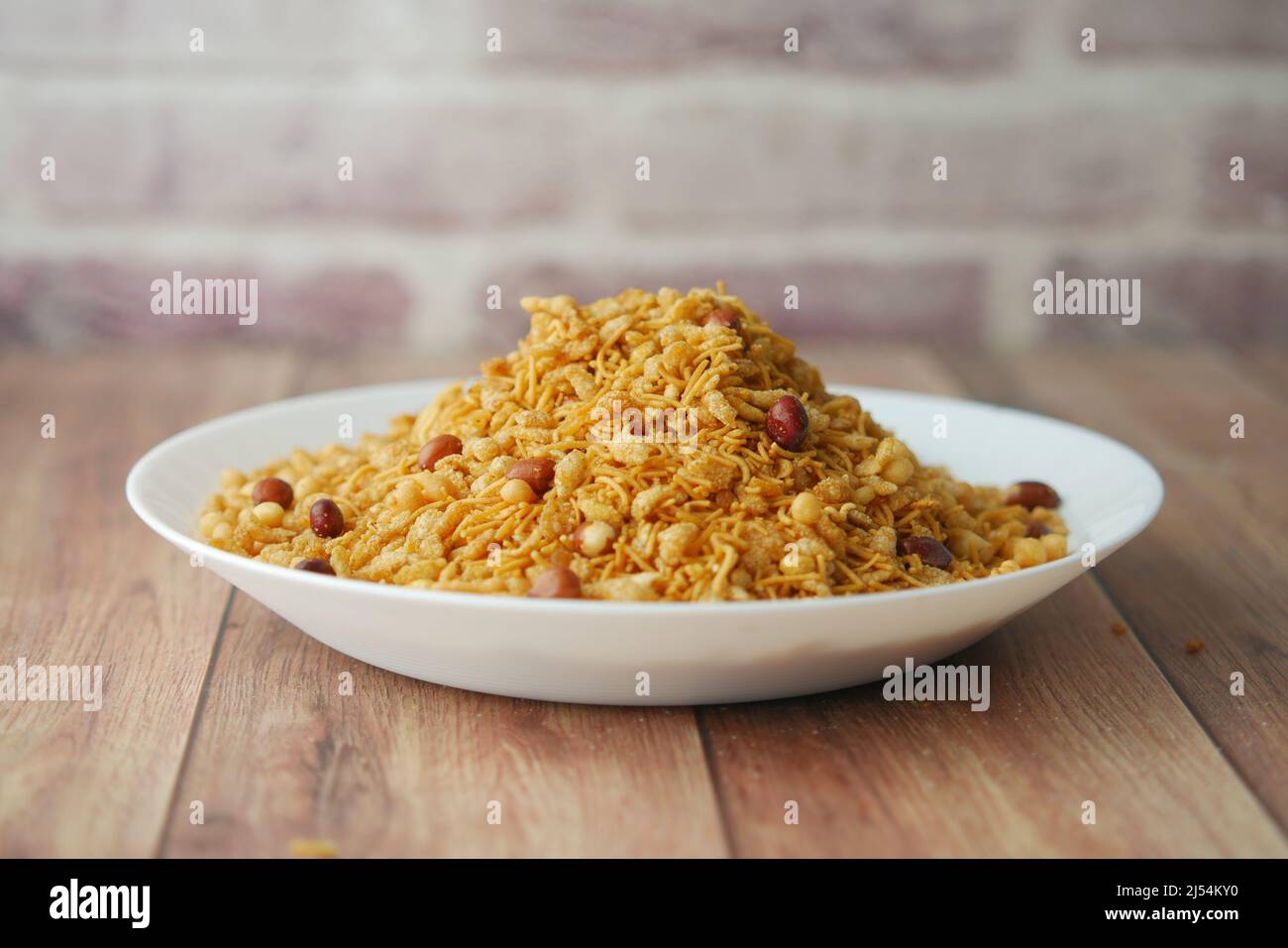 Mix chiwda hi-res stock photography and images - Alamy