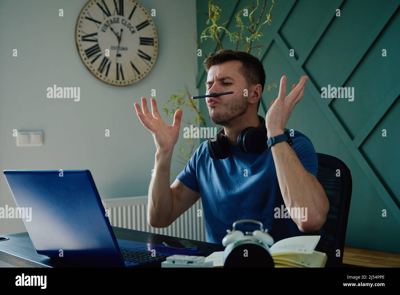 Unproductive work hi-res stock photography and images - Alamy