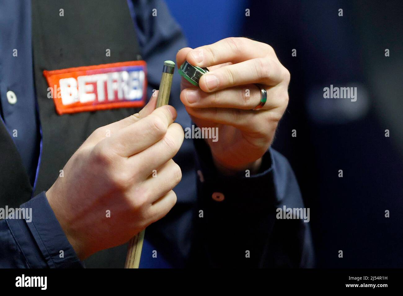 Snooker cue tip hi-res stock photography and images - Alamy