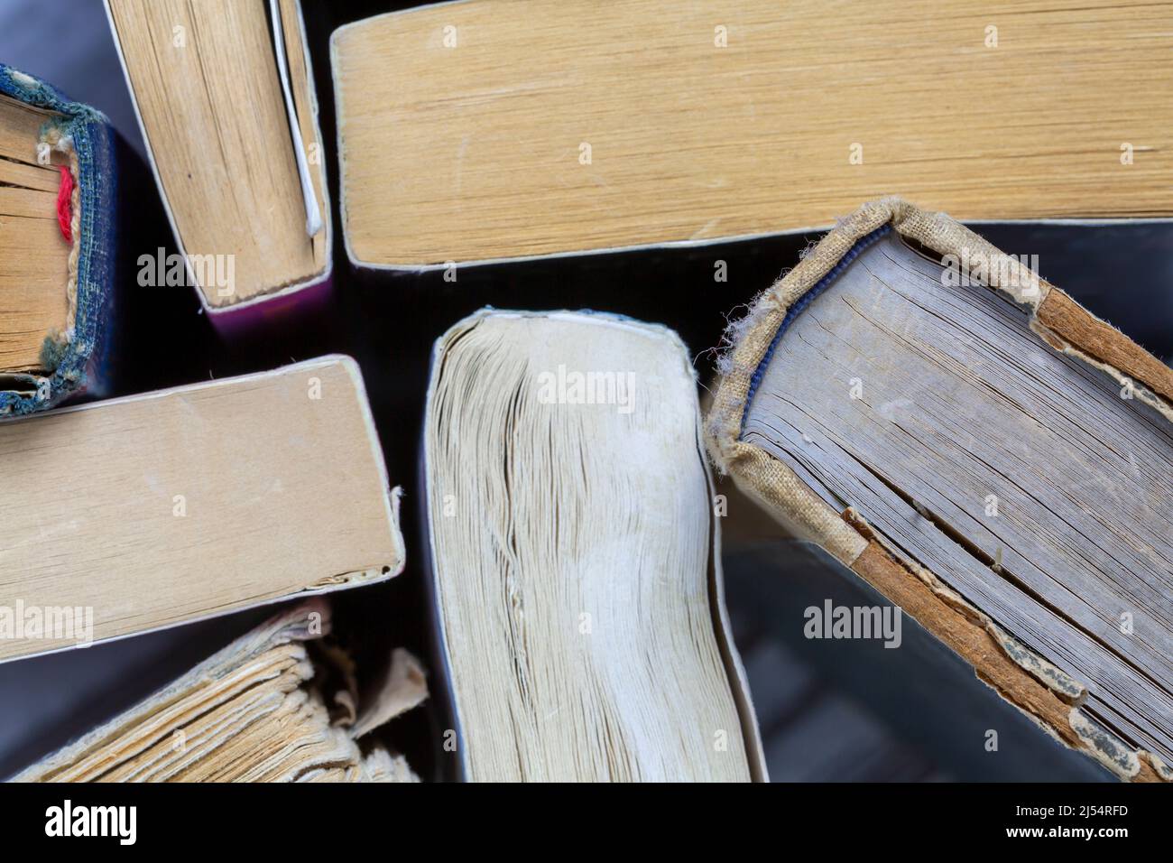 Old books library hi-res stock photography and images - Alamy