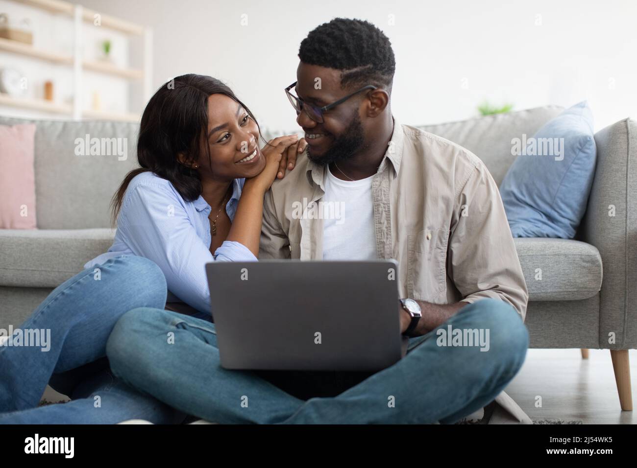 Portrait video black man in hi-res stock photography and images - Alamy