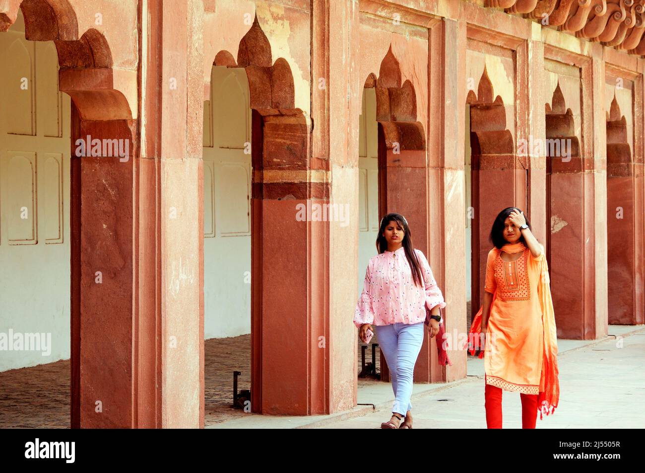 People walking toward the main gate of the Red Fort in Agra Stock Photo ...