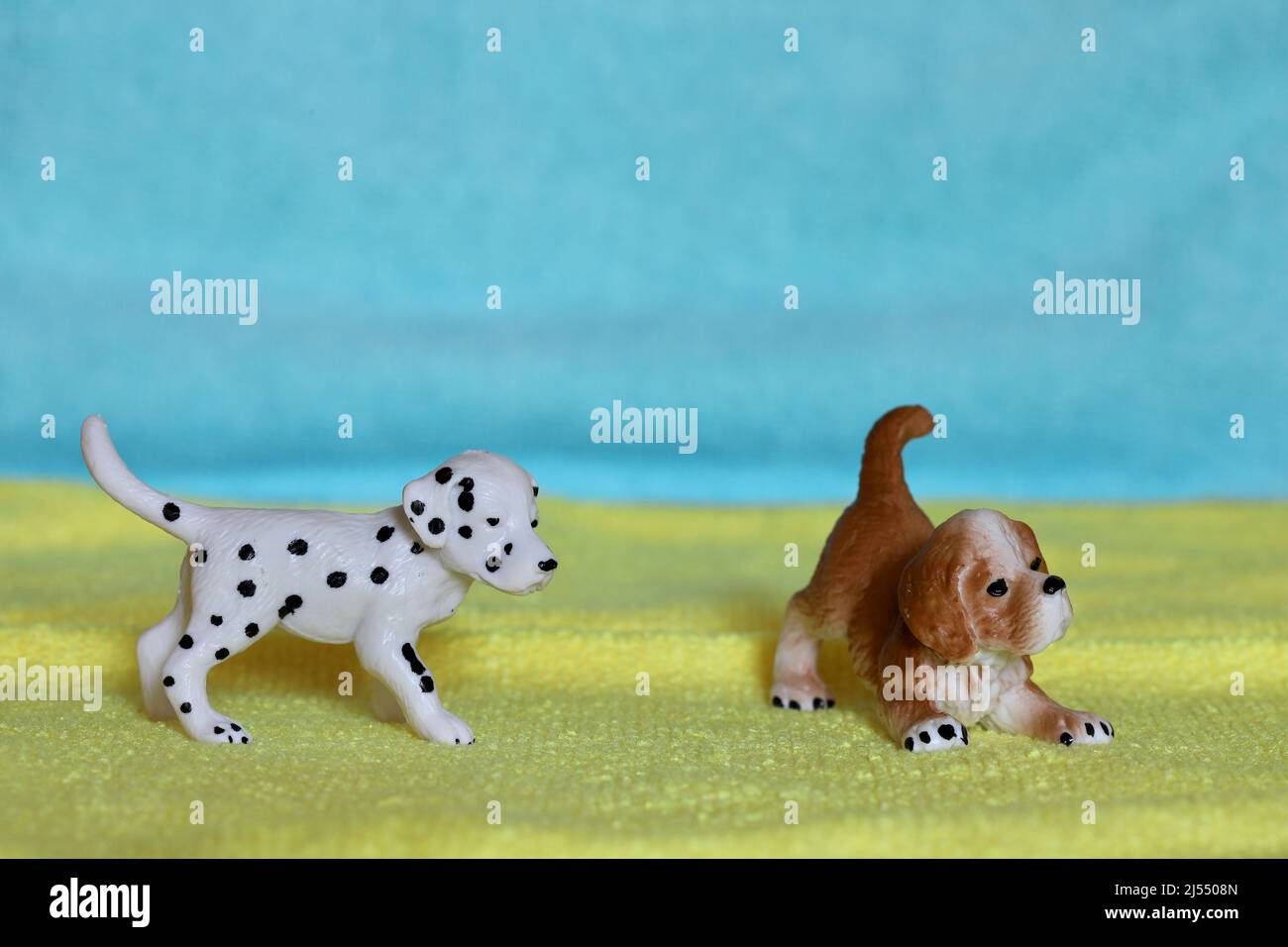 Plastic dogs hi-res stock photography and images - Alamy