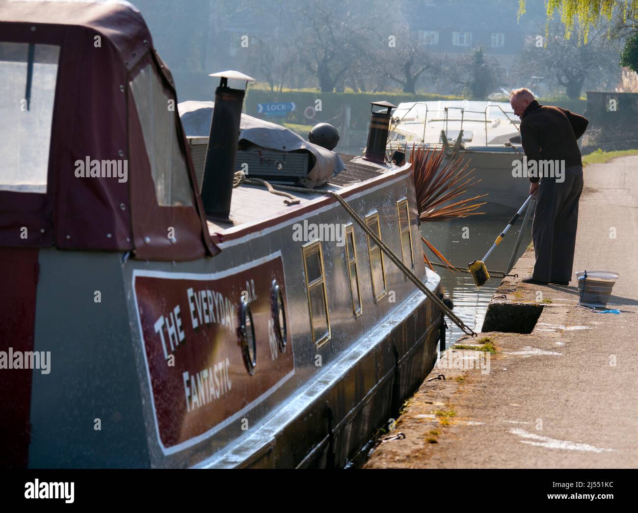 This is the Thames Walk downstream of Oxford, England. This stretch of ...
