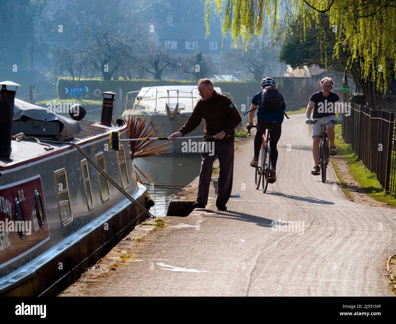 This is the Thames Walk downstream of Oxford, England. This stretch of ...