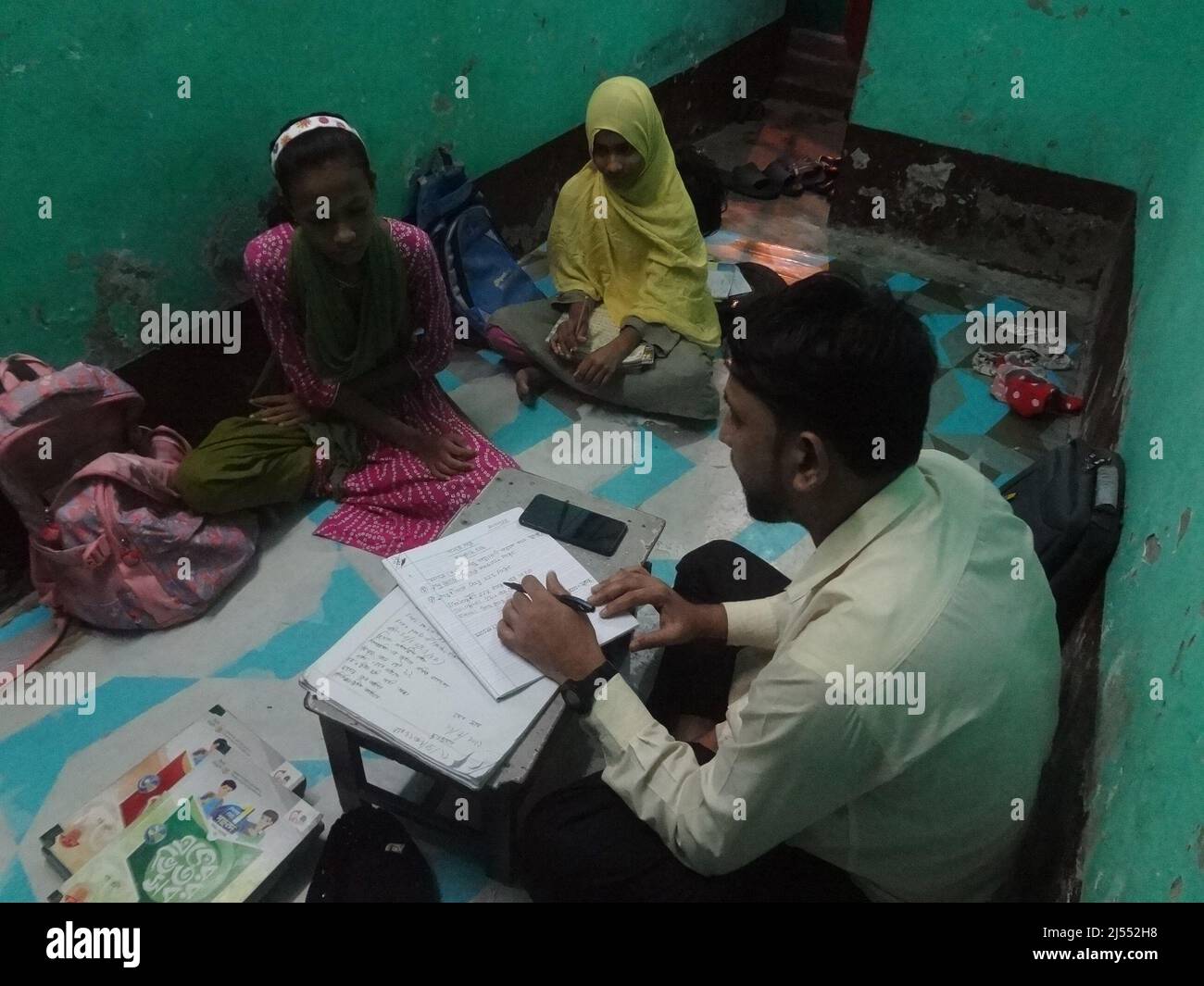 April 20, 2022, Dhaka, Bangladesh: Children's schooling at the Geneva ...