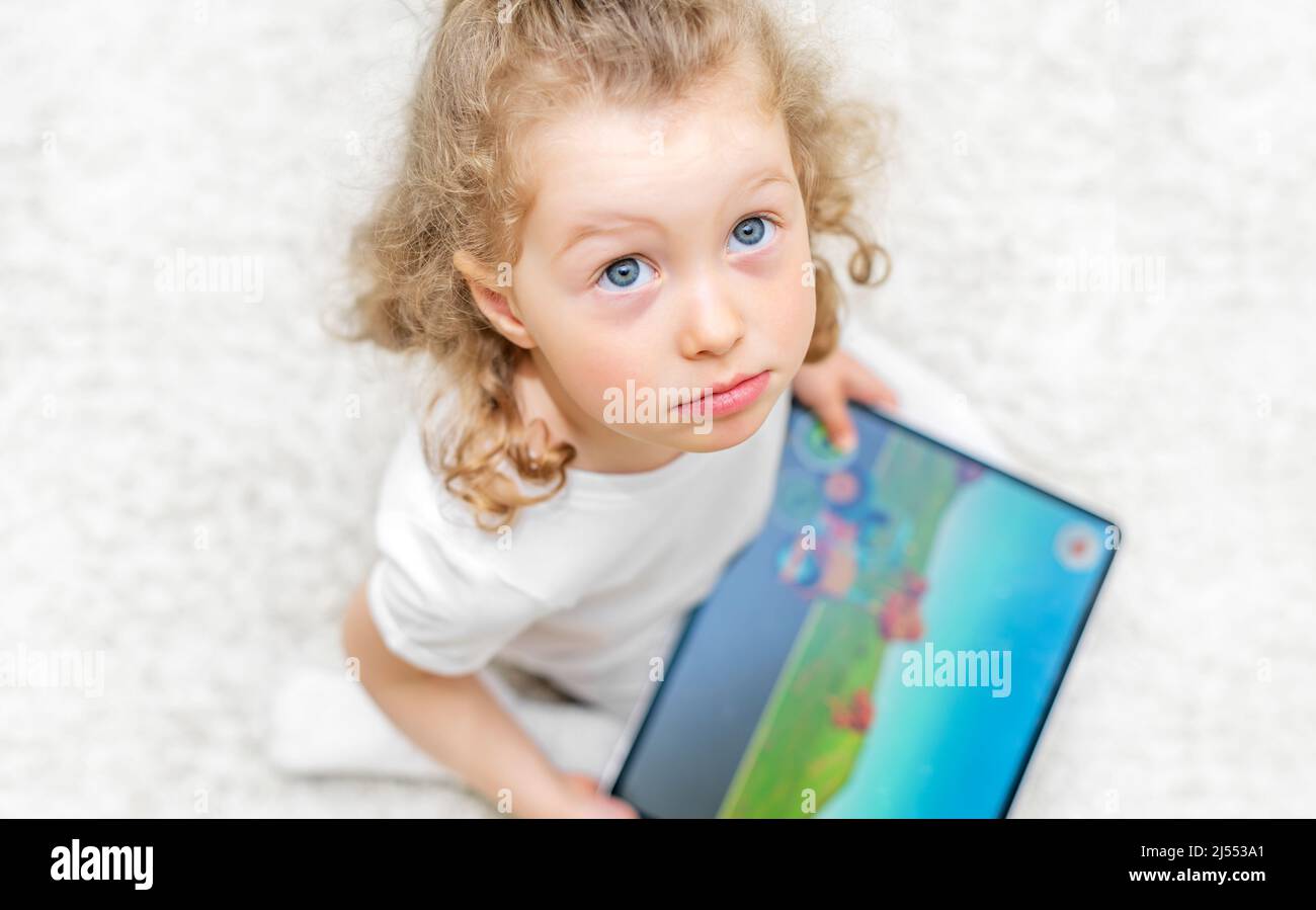 Child study tablet hi-res stock photography and images - Alamy