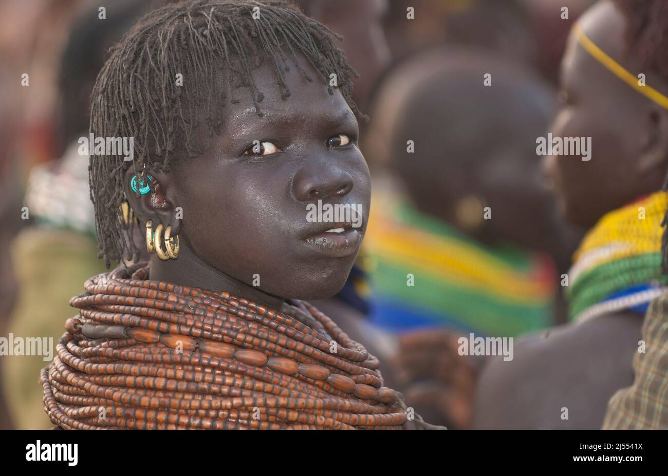 Life nyangatom tribe hi-res stock photography and images - Alamy