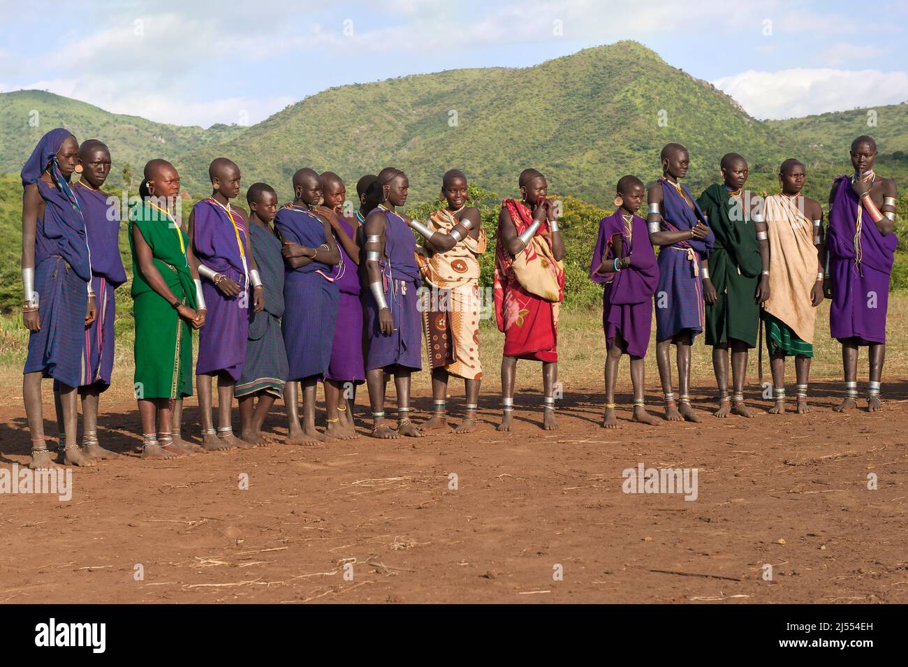 Women watching the Donga stick fight ceremony, Surma tribe, Tulgit, Omo ...
