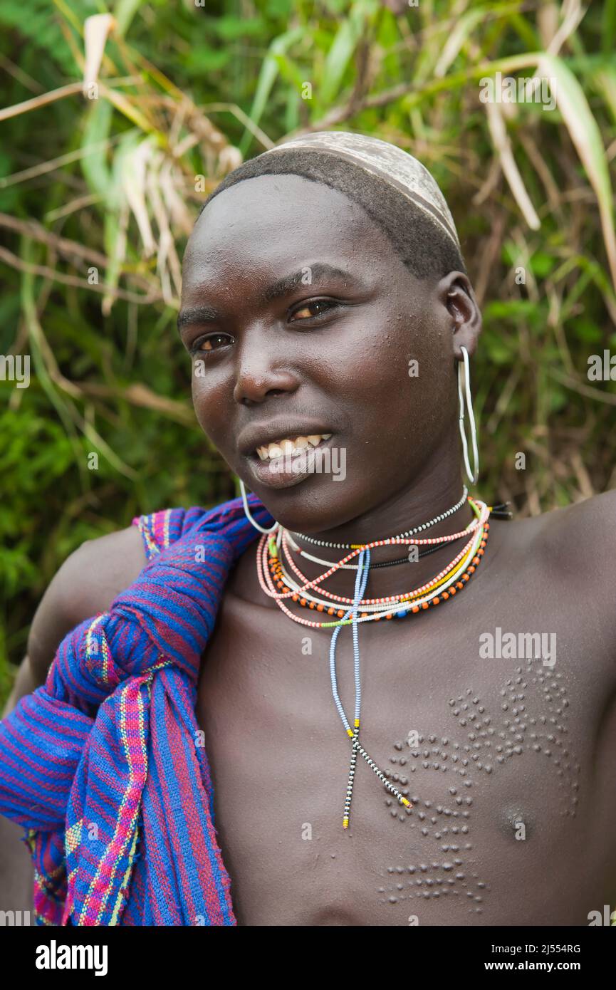 Surma man with scarification hi-res stock photography and images - Alamy