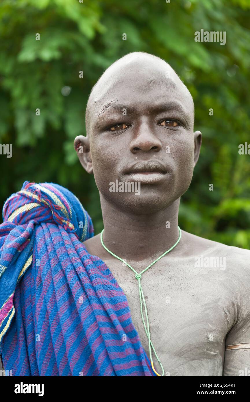 Surma man with body paintings, Tulgit, Omo river valley, Ethiopia Stock ...