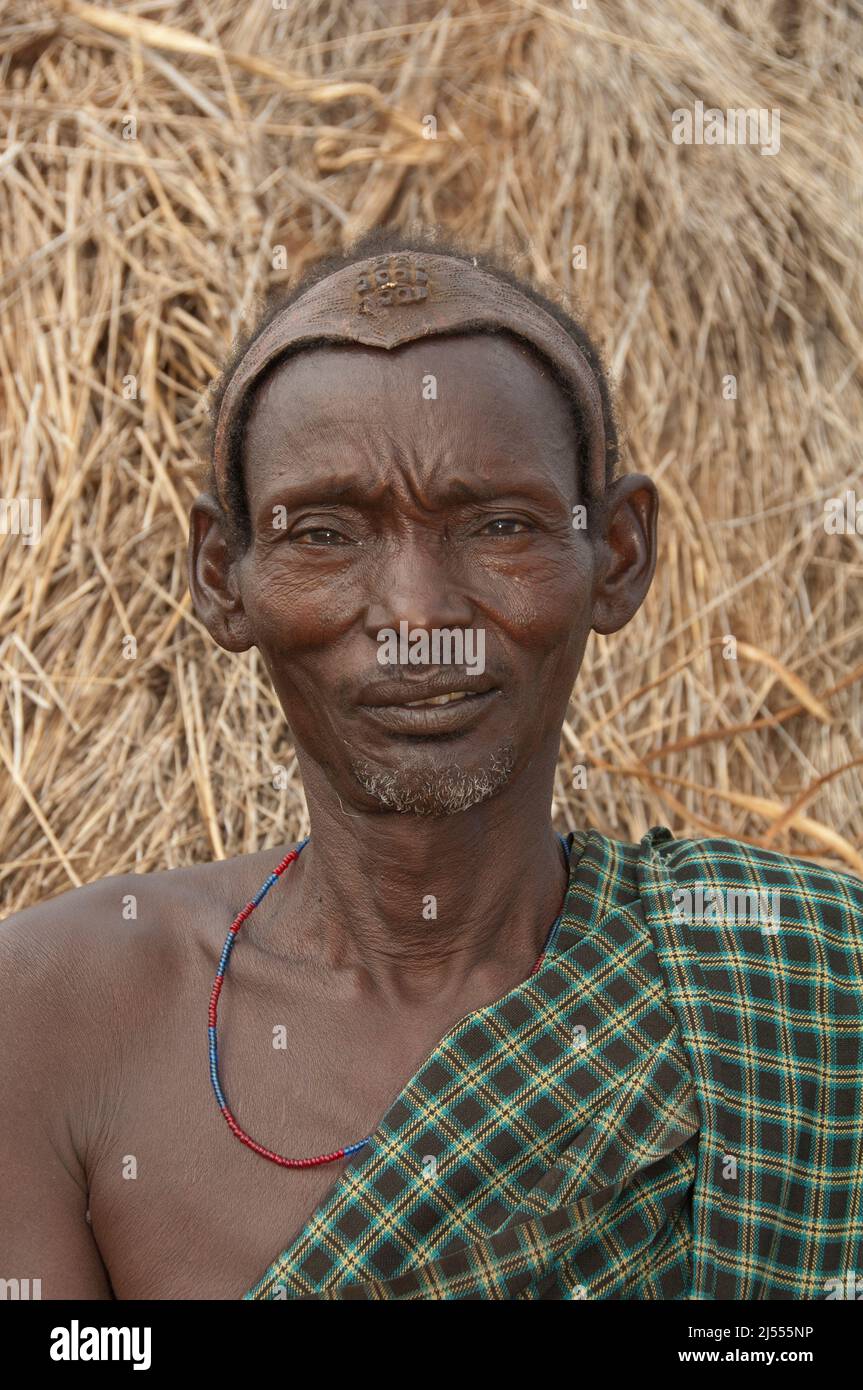 Portrait of a Harmer man with traditional hairstyle made of clay, Omo ...