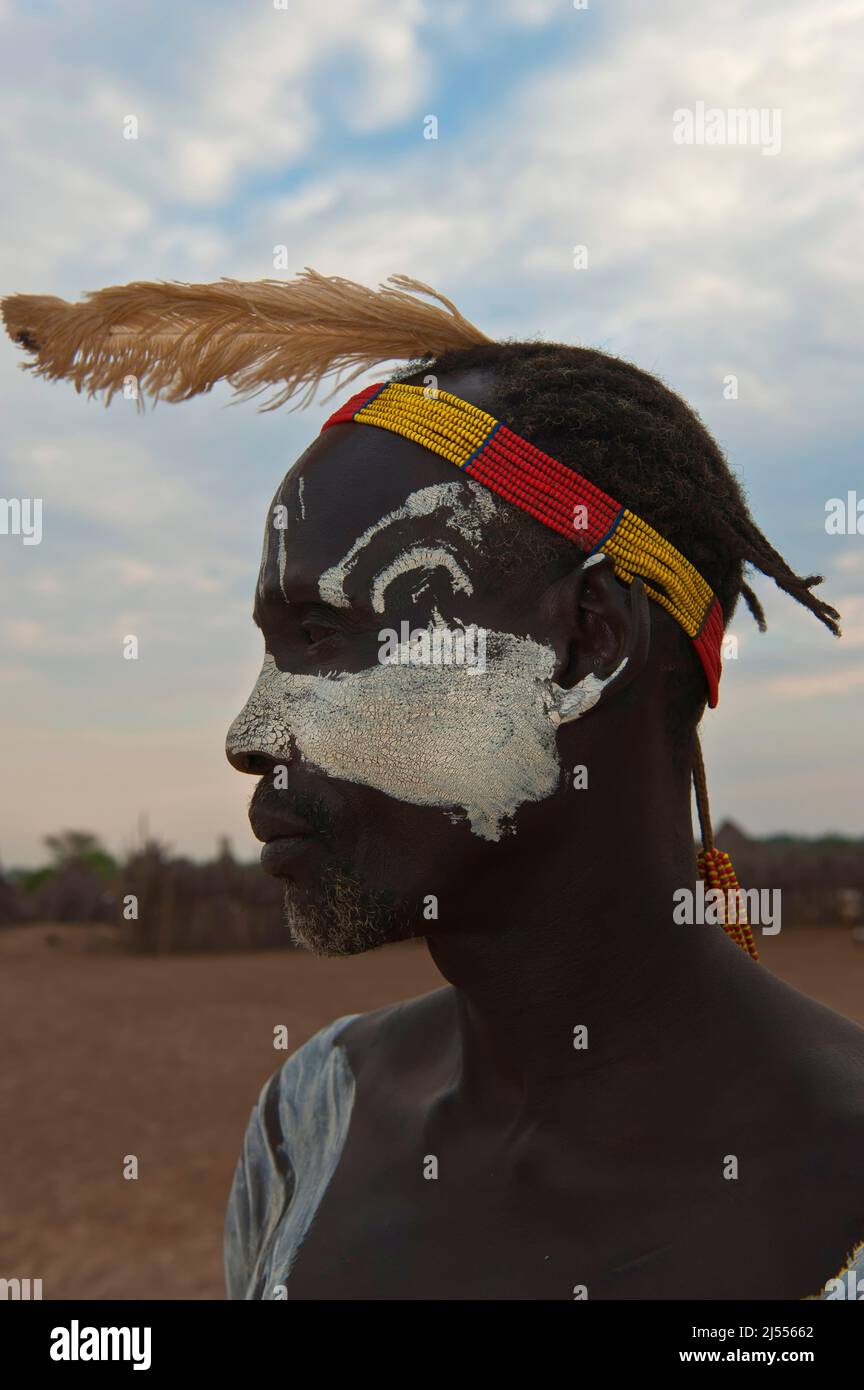 Portrait of a Karo man with body and facial paintings, Omo river valley ...