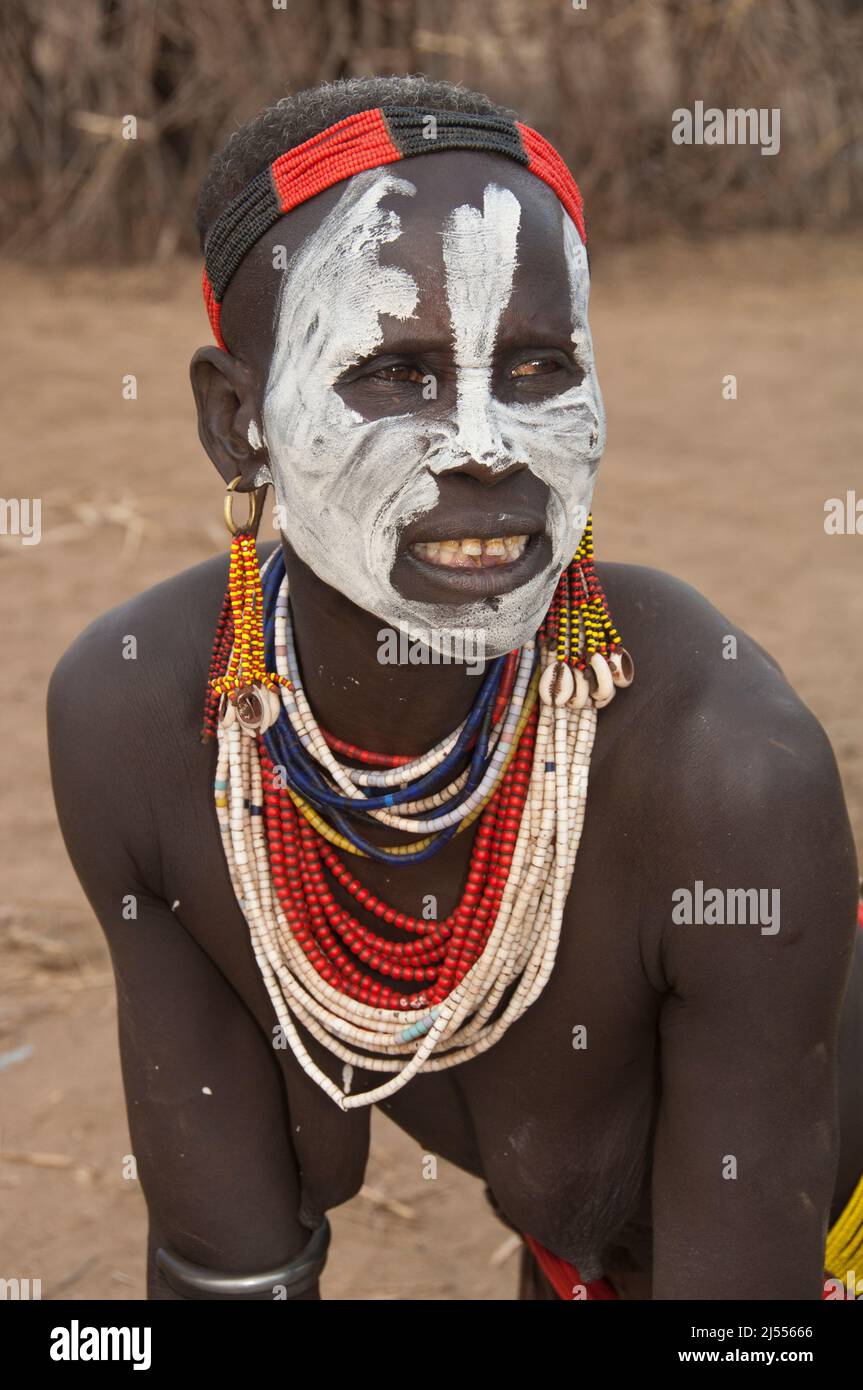 Karo woman with facial paintings and lots of necklaces, Omo river ...