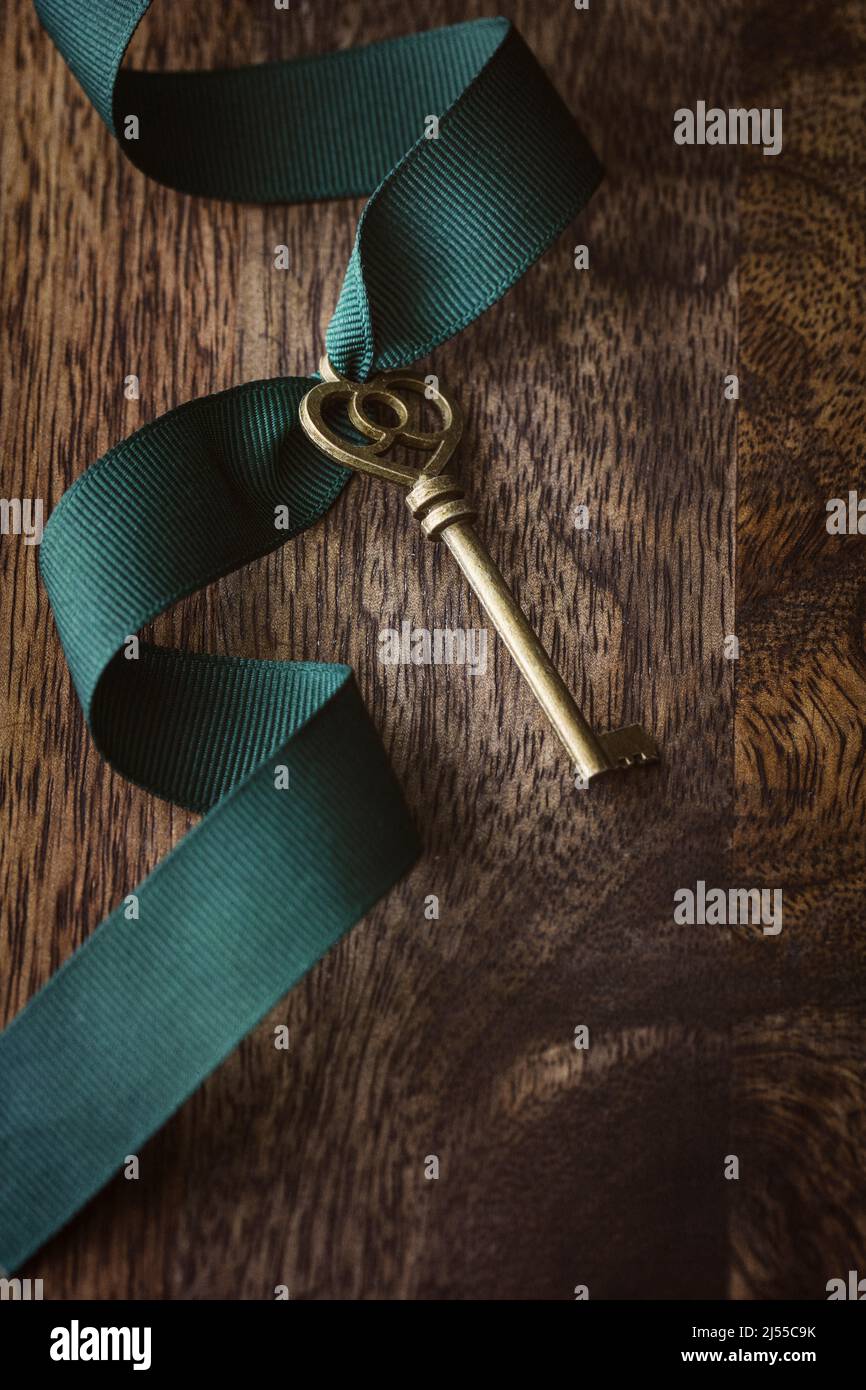 Vintage key still ribbon hi-res stock photography and images - Alamy