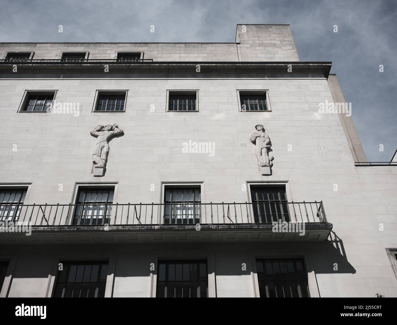 Riba sculpture london hi-res stock photography and images - Alamy