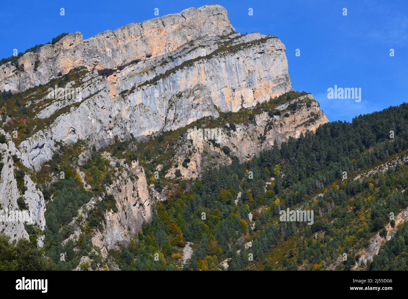Pre pyrenean trail hi-res stock photography and images - Alamy