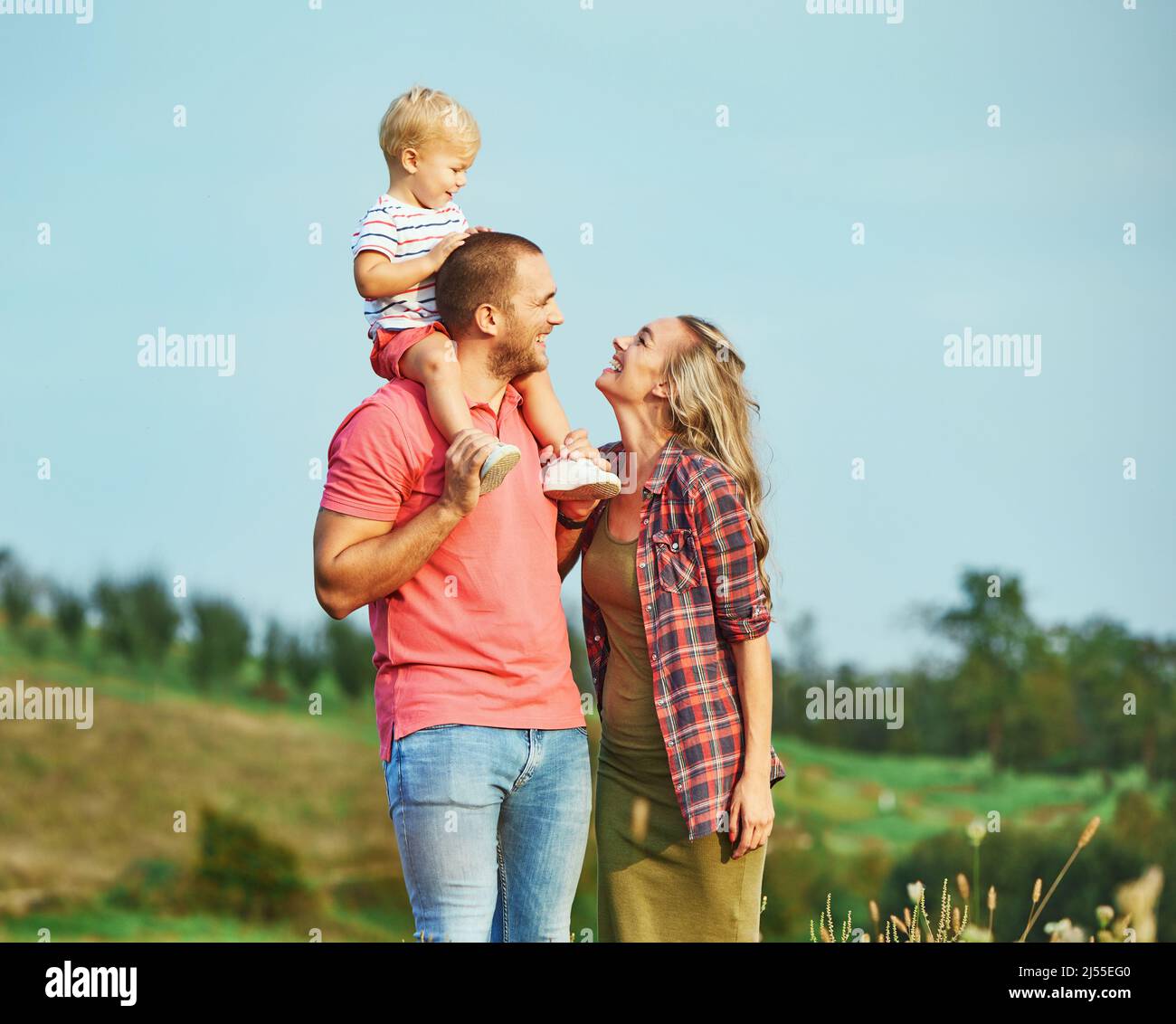 child family outdoor mother woman father boy son happy happiness ... child family outdoor mother woman father boy son happy happiness ...