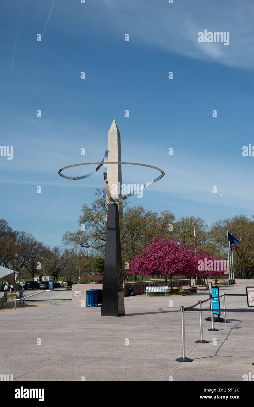 Infinity in Eight Minutes sculpture outside of American History Museum ...