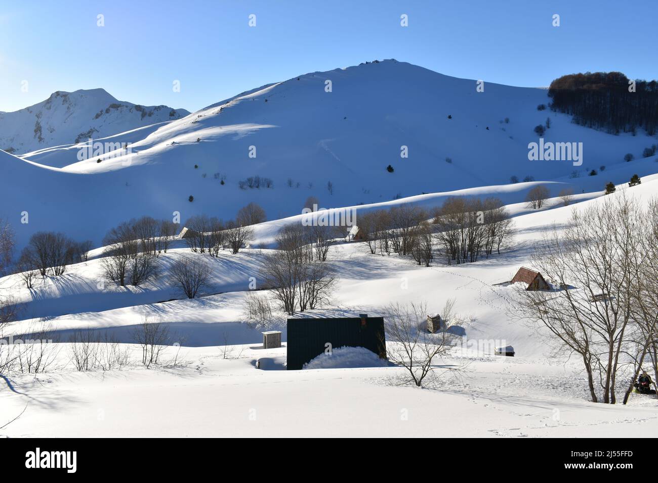Winter hiking on Zelengora mountain, Part 4 Stock Photo - Alamy