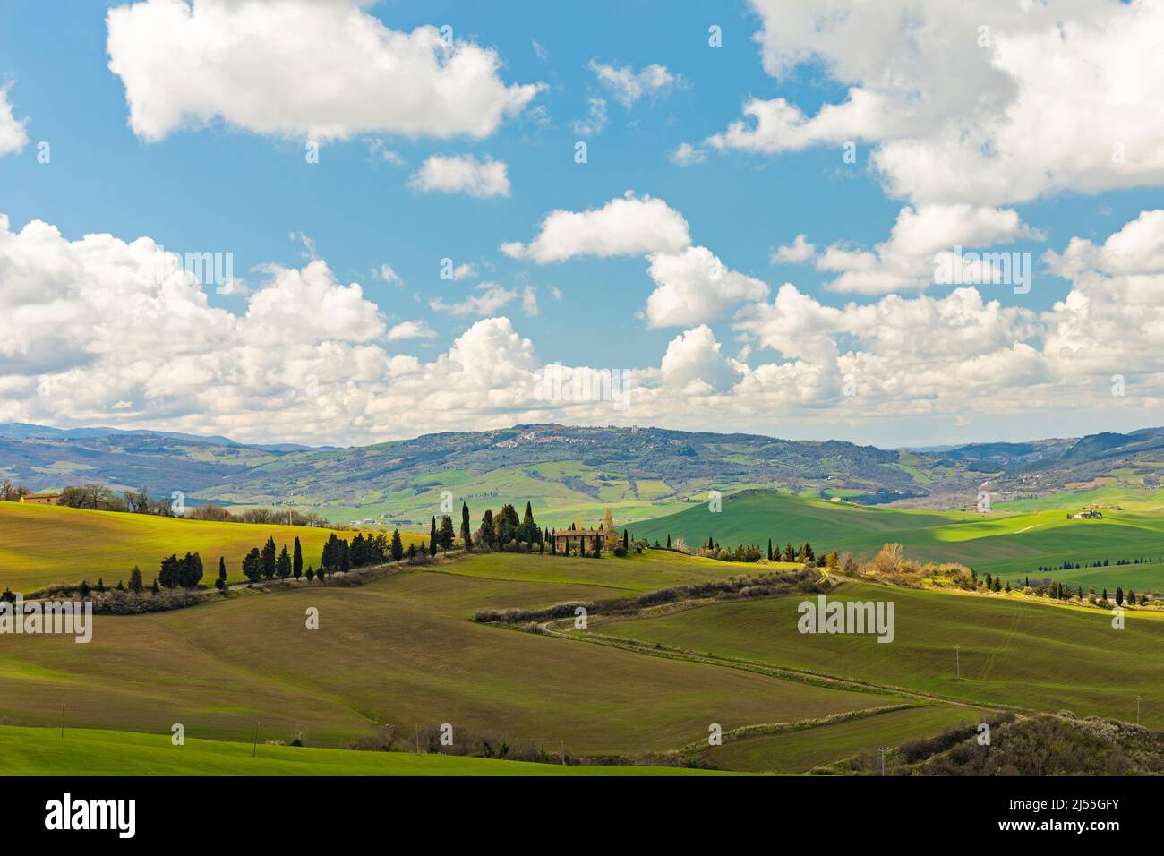 Monticchiello church tuscany hi-res stock photography and images - Alamy