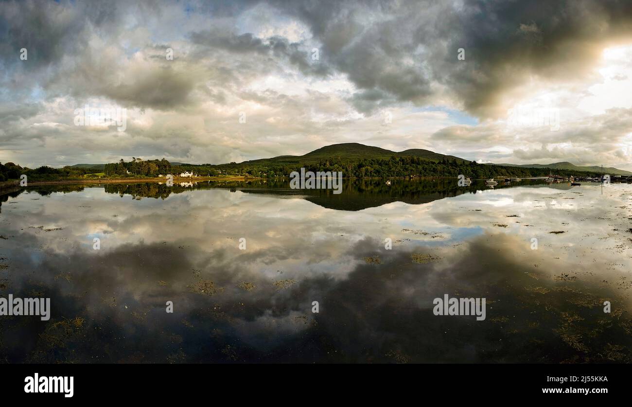 Kenmare harbour hi-res stock photography and images - Alamy