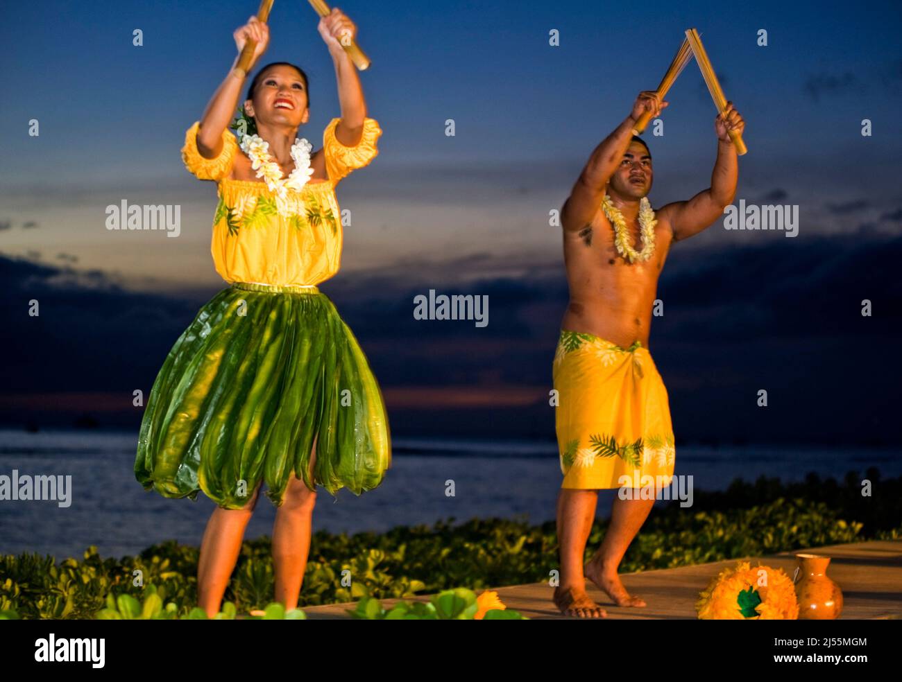 Oceanfront luau hosted by the Feast at LeLe on a beachfront in Lahaina ...