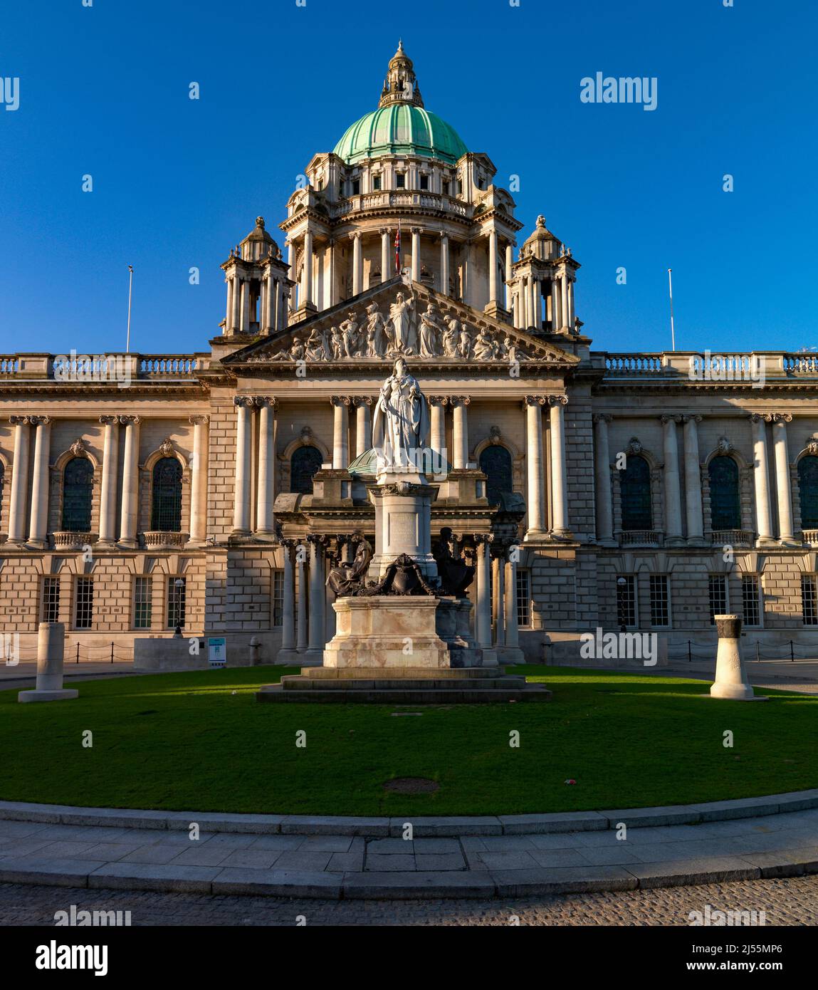 Early morning sunshine on Belfast City Hall, Donegall Square, Belfast ...